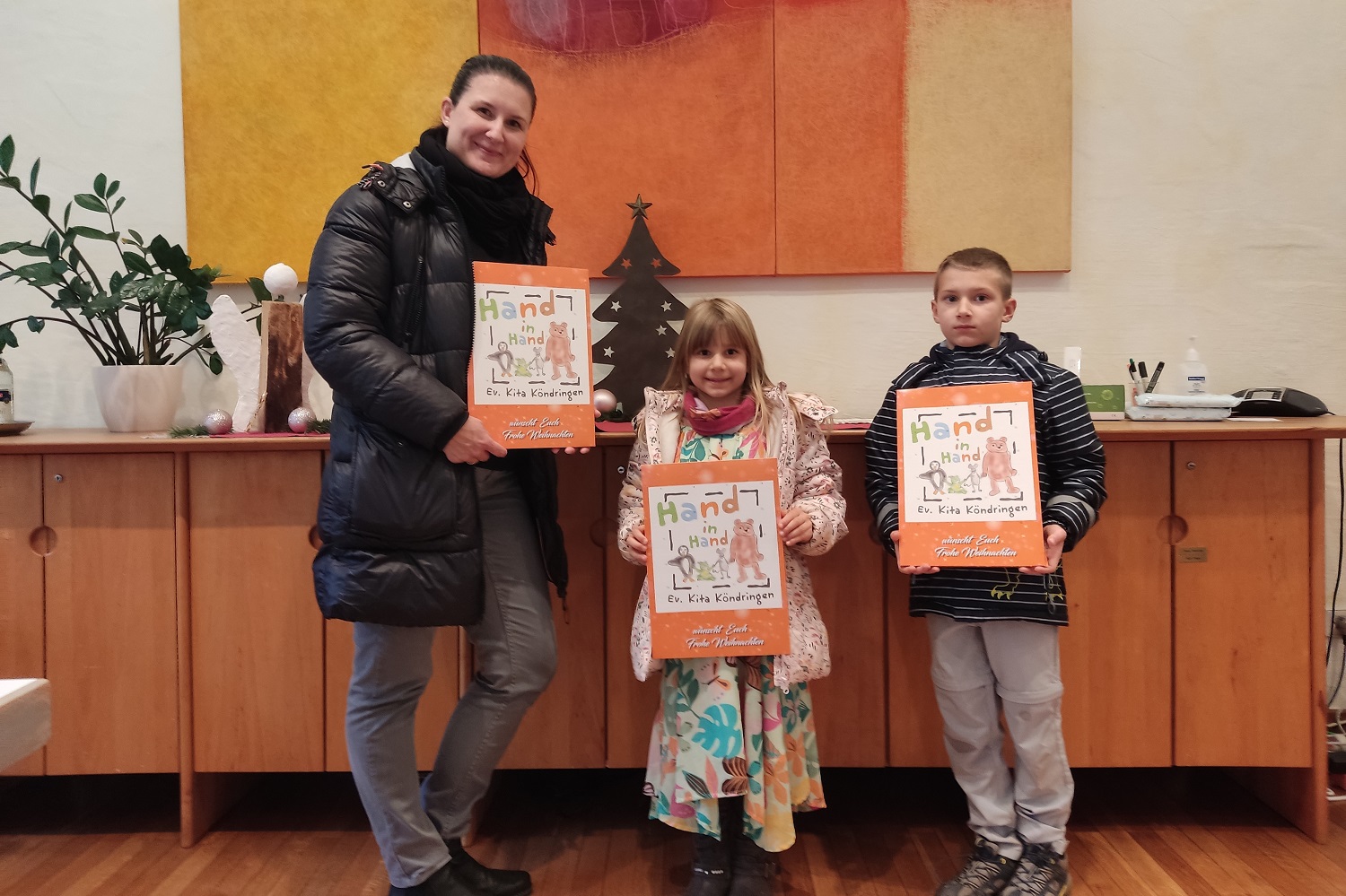 Kinder bringen Adventskalender für Kinder in der Klinik vorbei ...