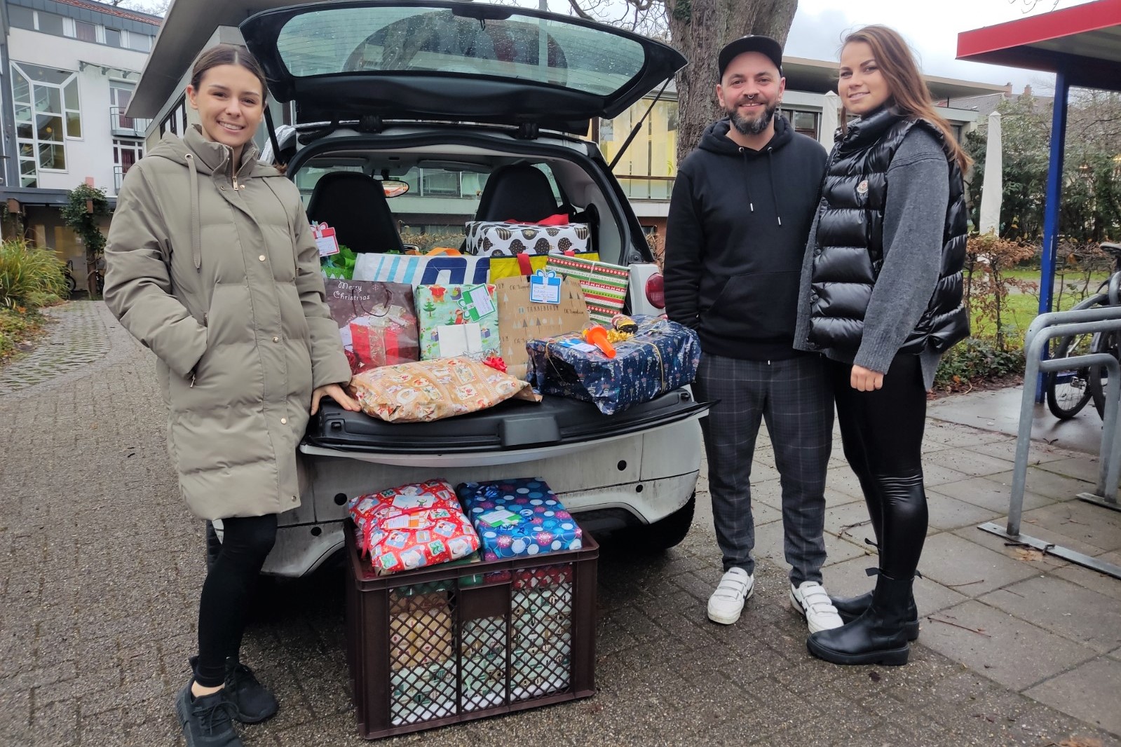 Weihnachtsbaumaktion in Elli’s Café - Förderverein für krebskranke ...