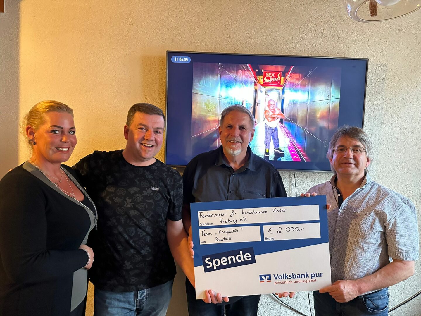 Spendenübergabe im Goldenen Hirschen in Rastatt - Förderverein für ...
